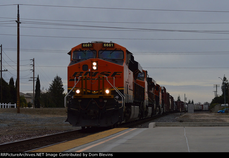 BNSF 6681
